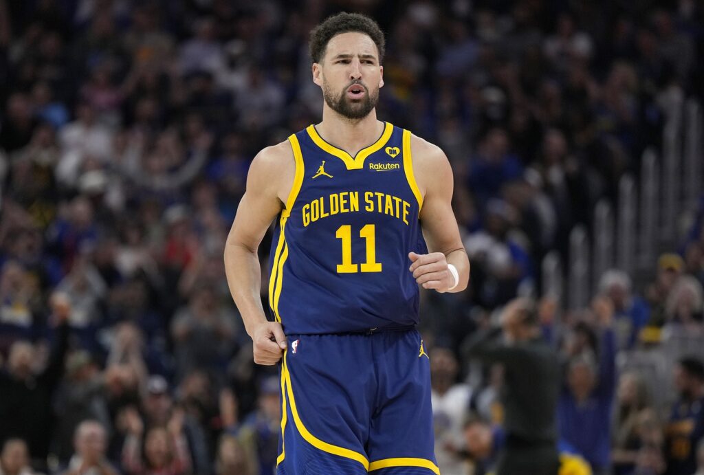 Klay Thompson Shares Cool Throwback Clip, Michael Jackson Rocks Bob Marley Song!