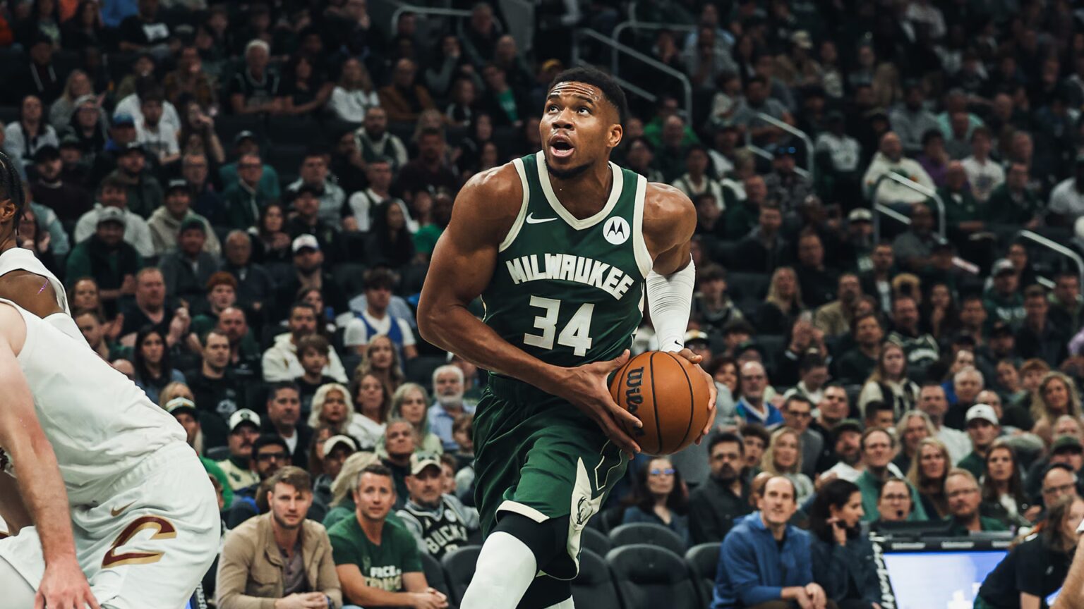 NBA Star Giannis Antetokounmpo's 'Weird' On-Court Antics Spark Backlash ...
