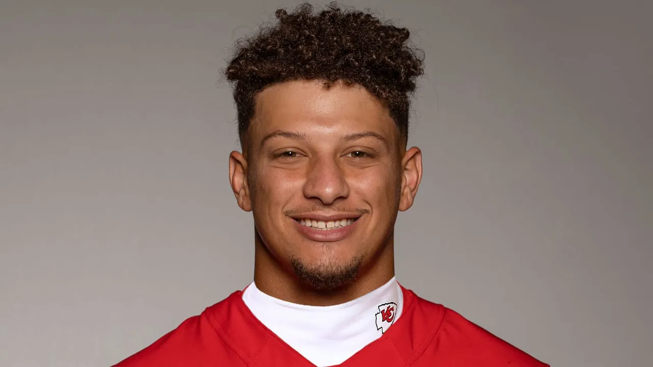 Patrick Mahomes’ New Look Has Chiefs Fans Losing It After Super Bowl ...